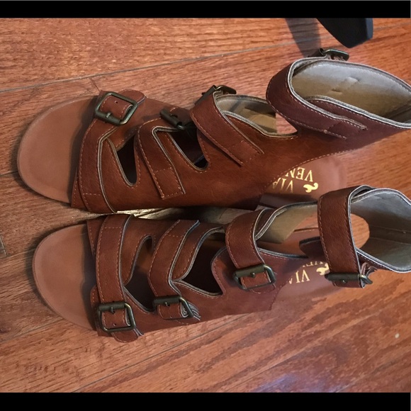 Via Veneto | Shoes | New Via Veneto Buckle Sandals | Poshmark